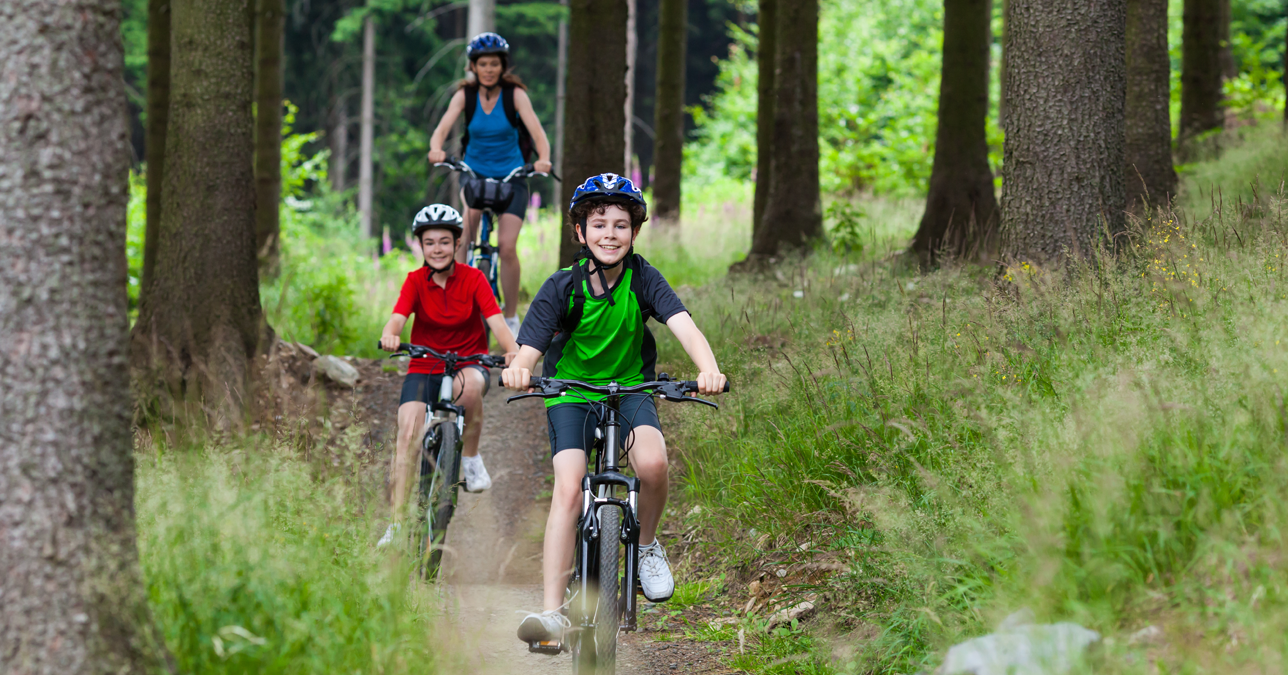 5 fun ways for families to exercise together | Nuffield Health