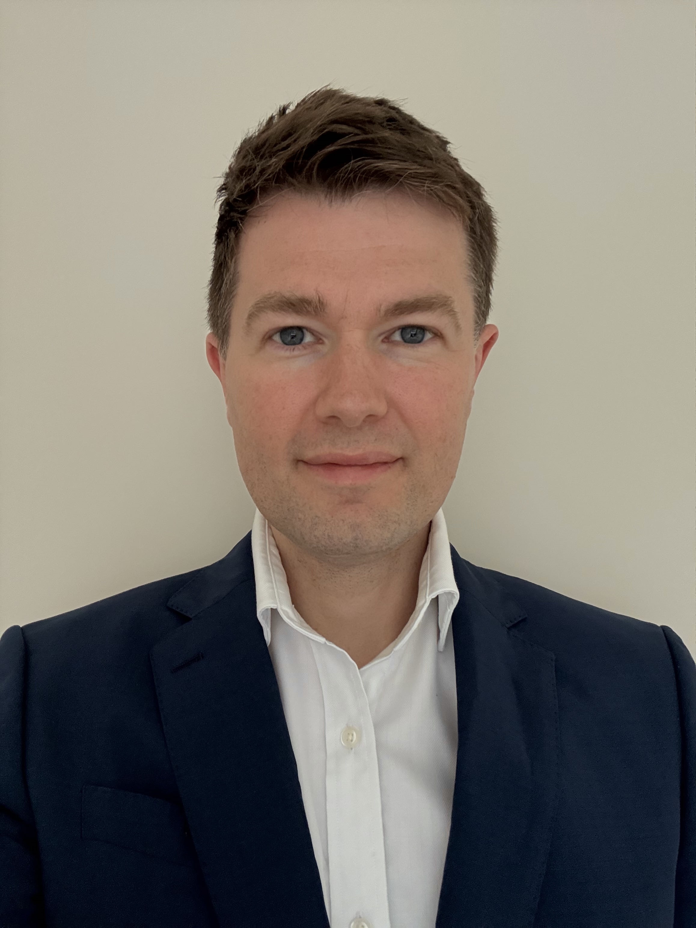 Mr Philip Dobson, Consultant Orthopaedic Surgeon | Nuffield Health ...